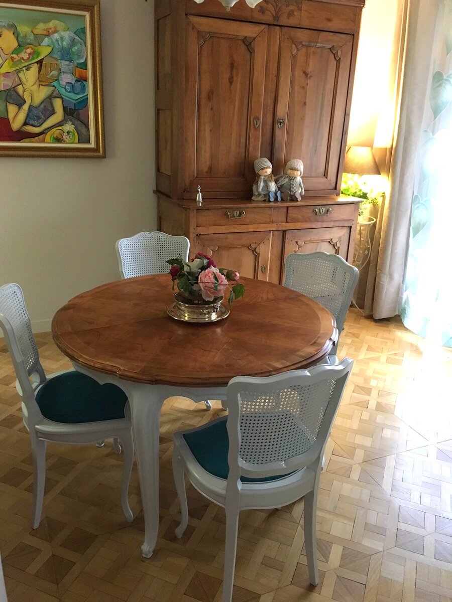 Relooking table et chaises en merisier - Lunivers de coco - orléans ...